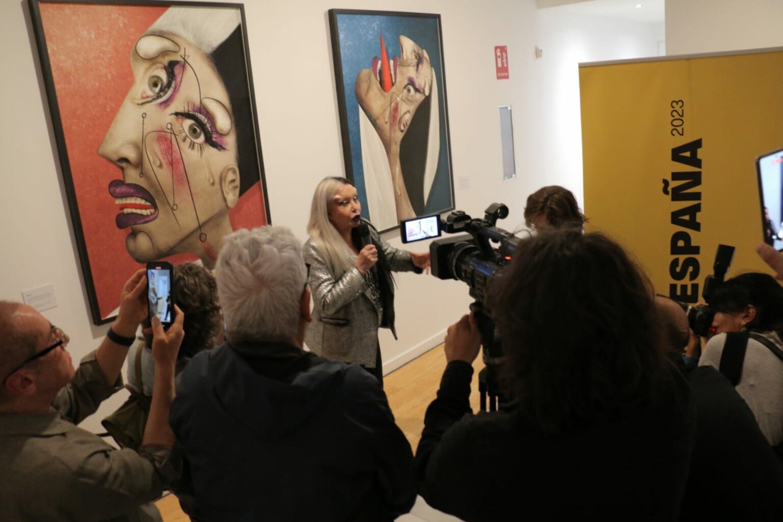 ORLAN: "A las mujeres que lloran les digo que se enfaden, porque solo ...