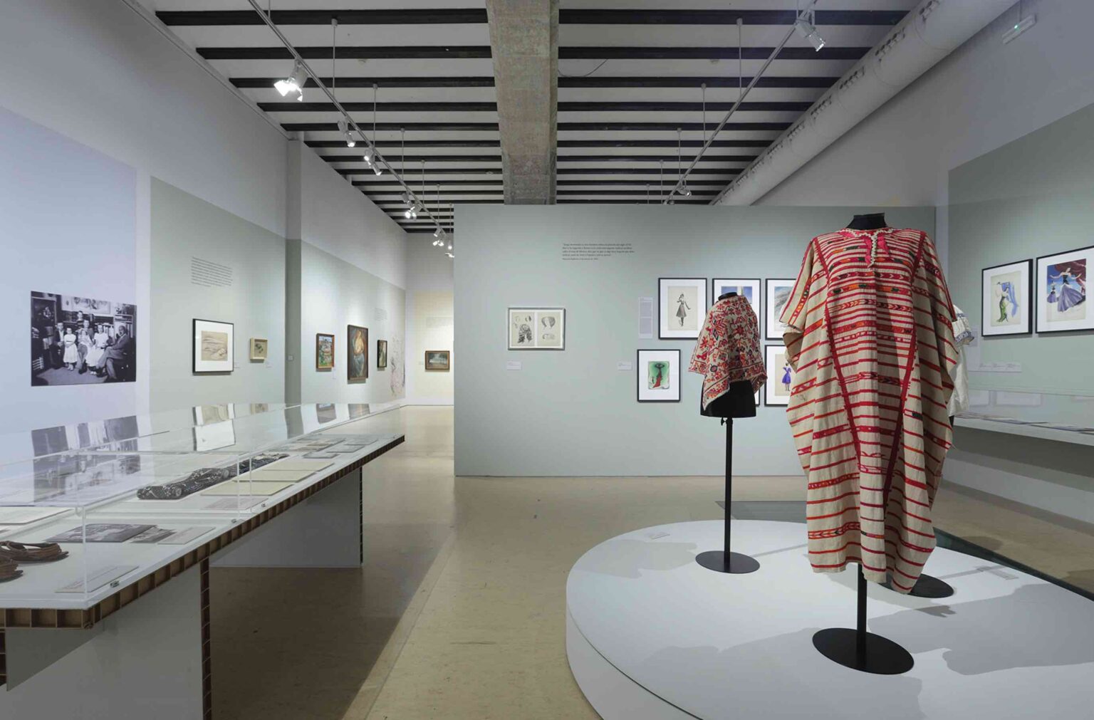 Manuela Ballester, una vida pintando frente a todo - MAKMA