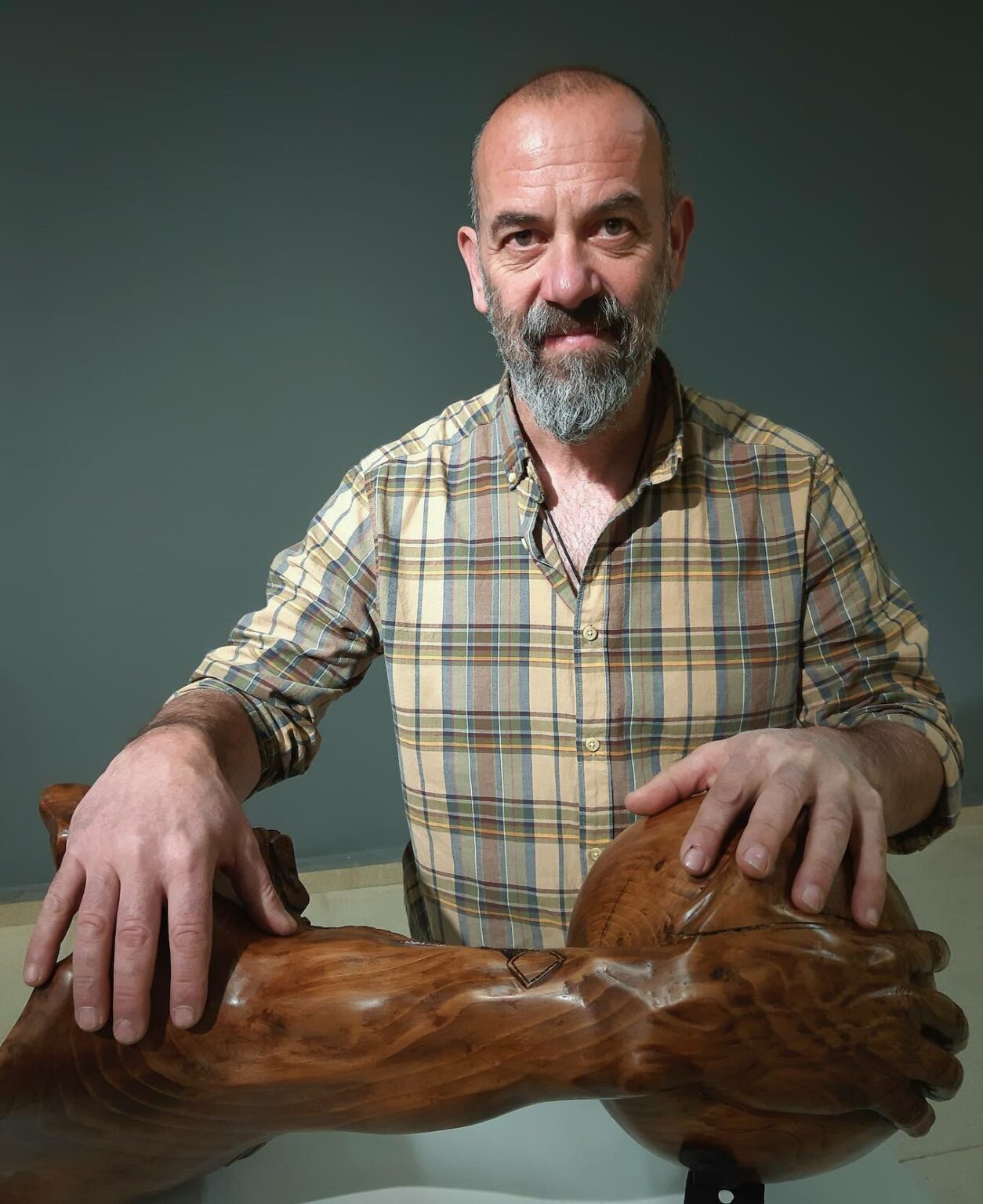 El Museo de Orduña exhibe las ‘Vetas de madera’ de Javier Gustrán - MAKMA