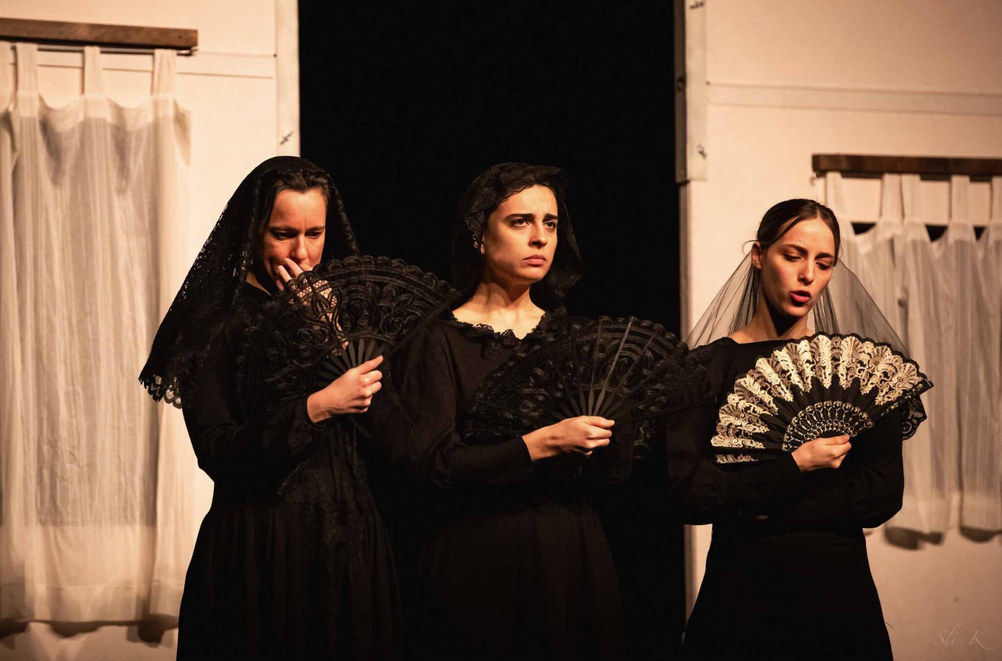 TNT Theatre va de gira por Europa con ‘La casa de Bernarda Alba’ - MAKMA